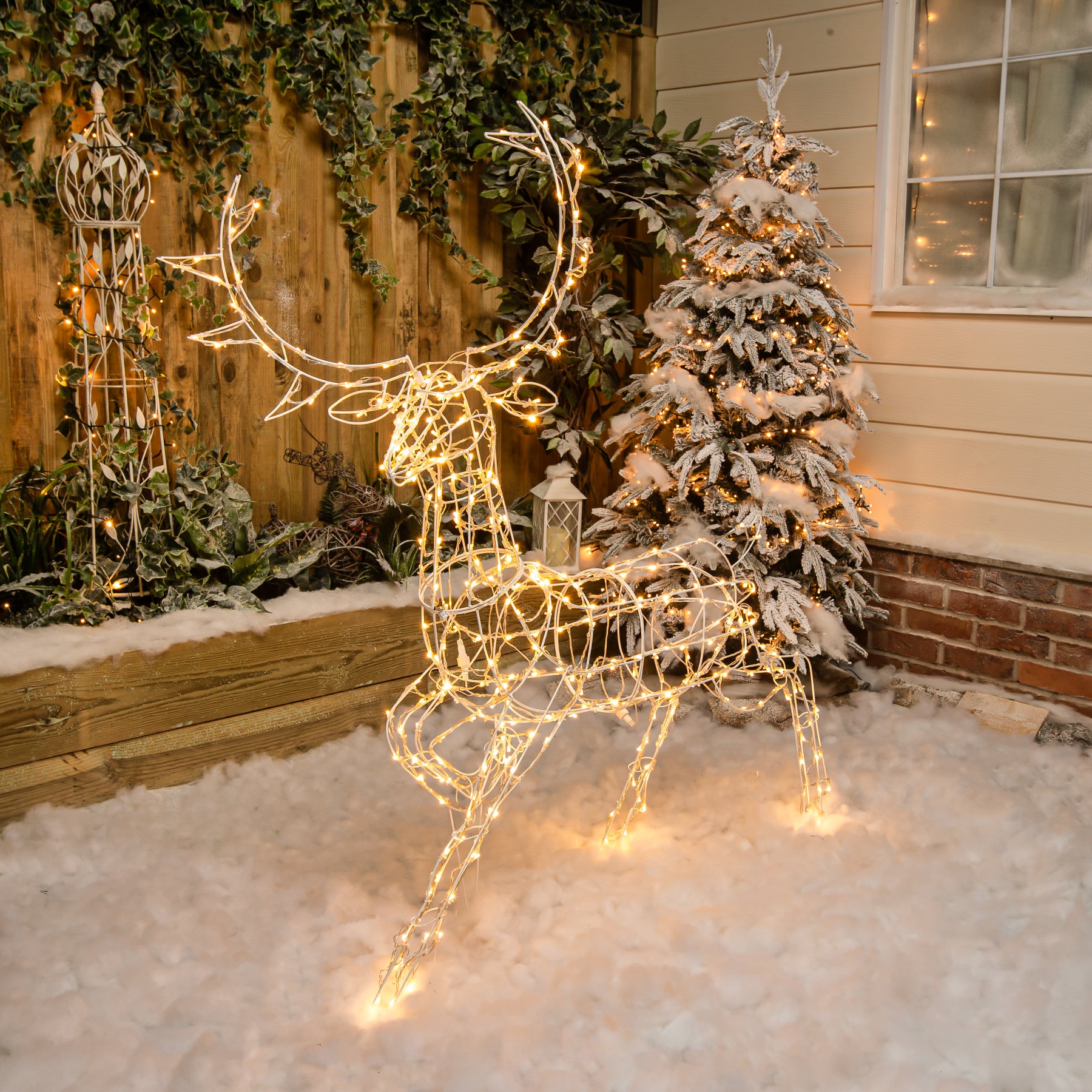 Outdoor Christmas Light Up Reindeers - Garden Trends