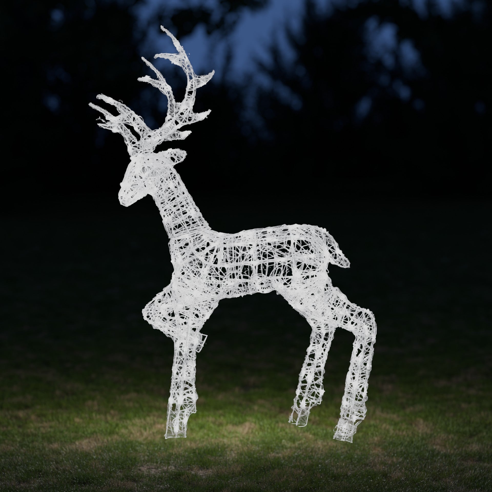 Outdoor Christmas Light Up Reindeers - Garden Trends